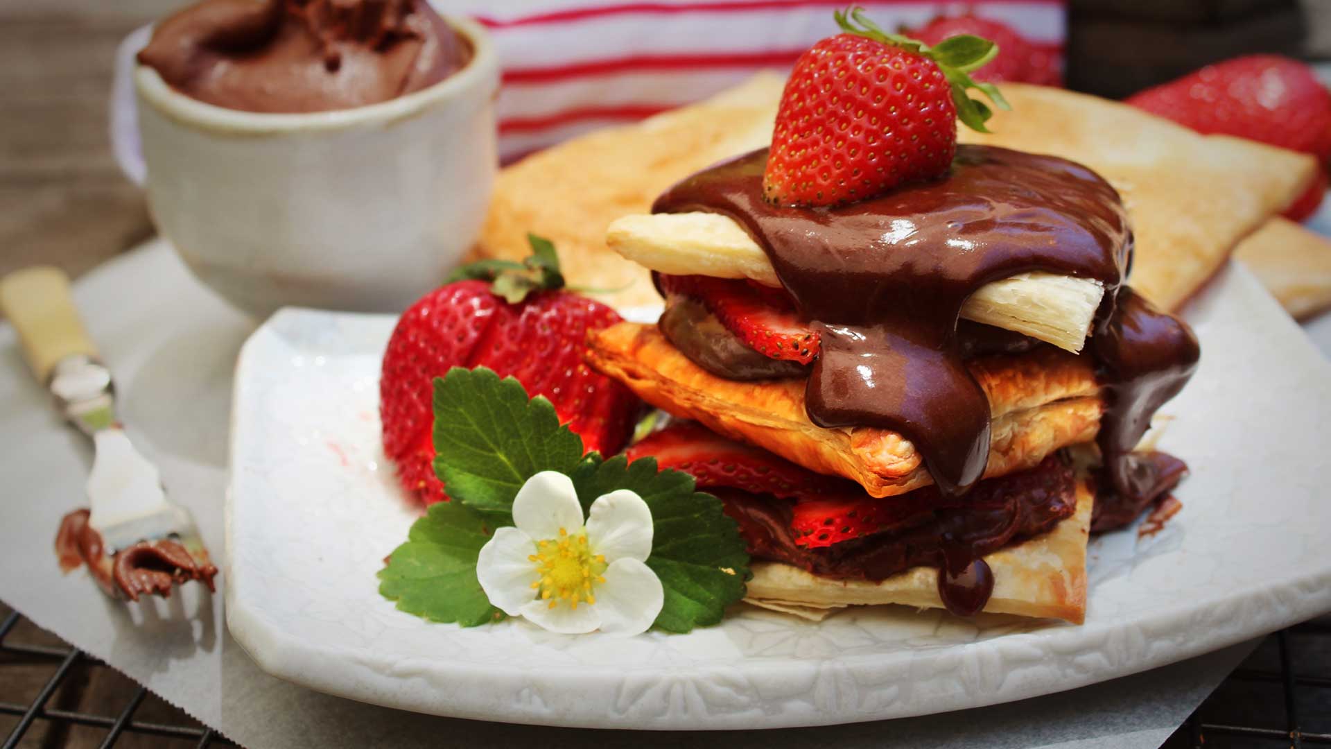 Chocolate, strawberry and salted caramel millefeuille - Multix
